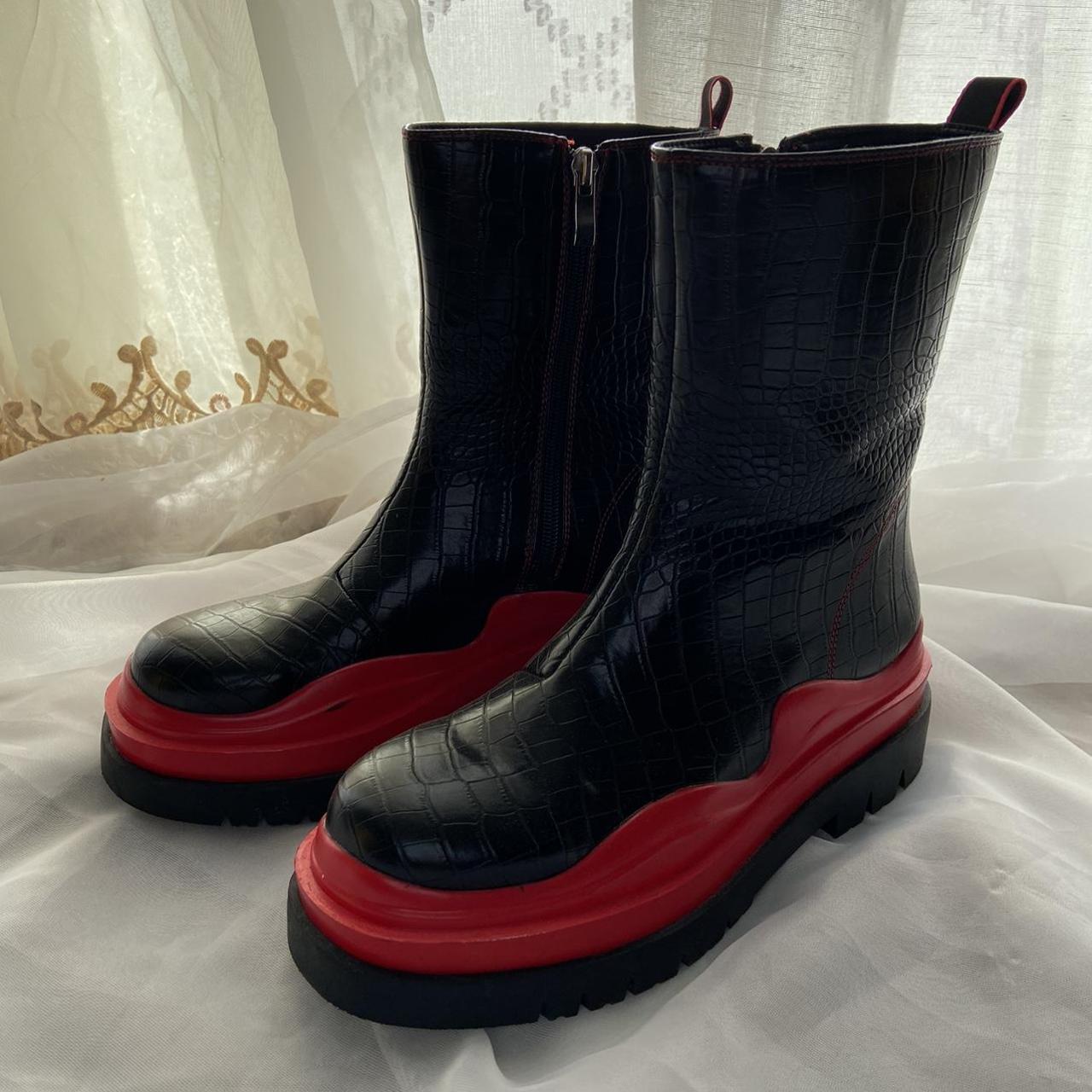Women's Black and Red Boots | Depop