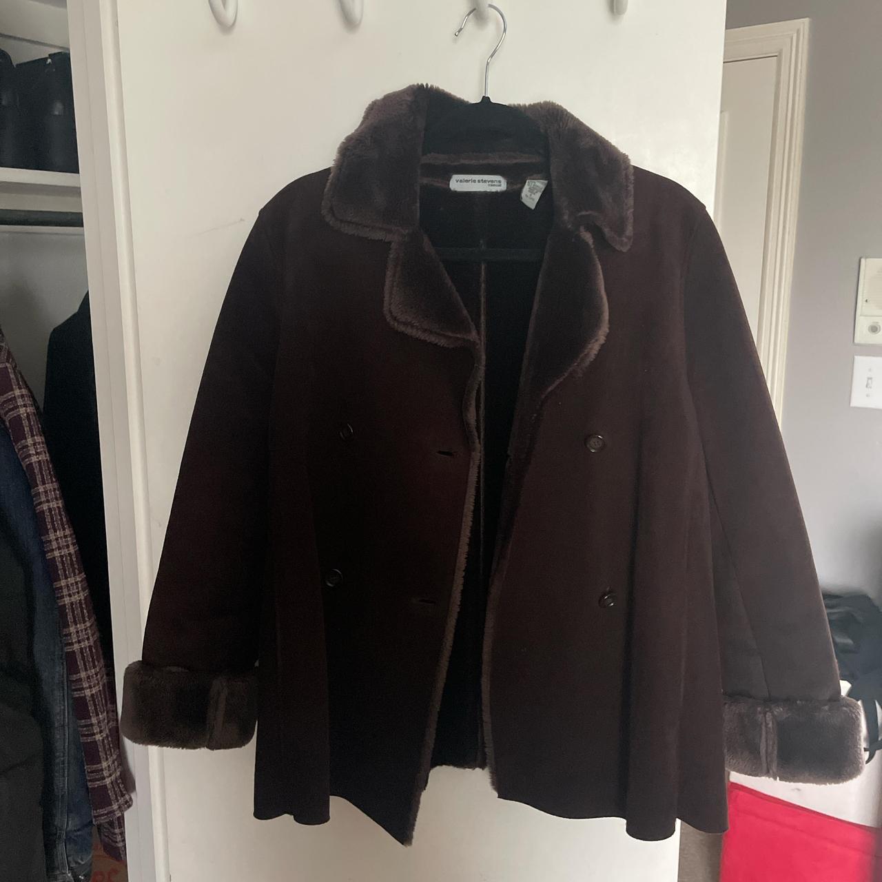 Valerie stevens brown faux fur coat The inside is... - Depop