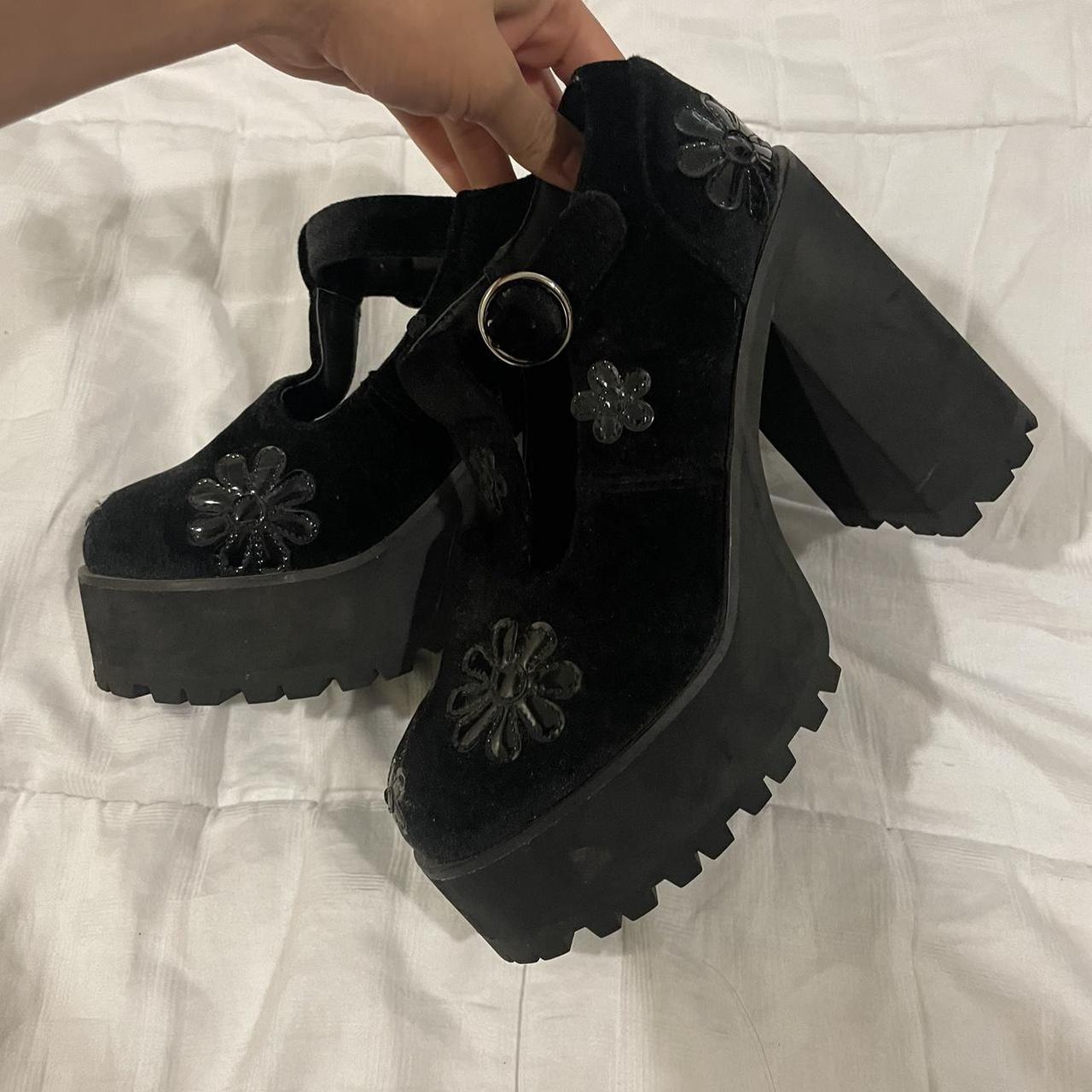 Delia's Women's Footwear | Depop