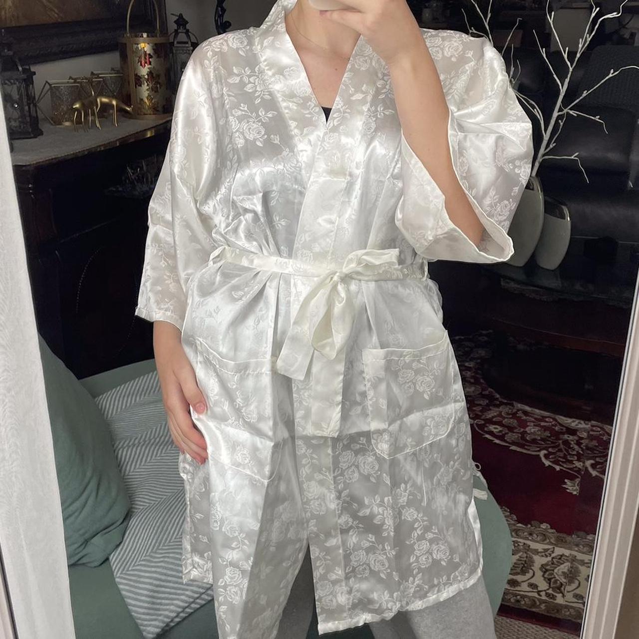 NWOT Vintage Satin Floral Open Kimono Short Robe... - Depop