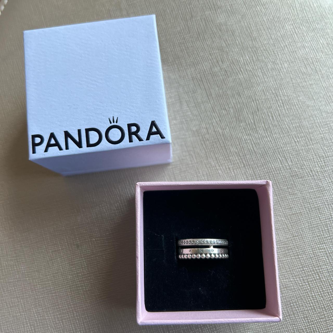 Size 6 Does have a small diamond that fell out - Depop