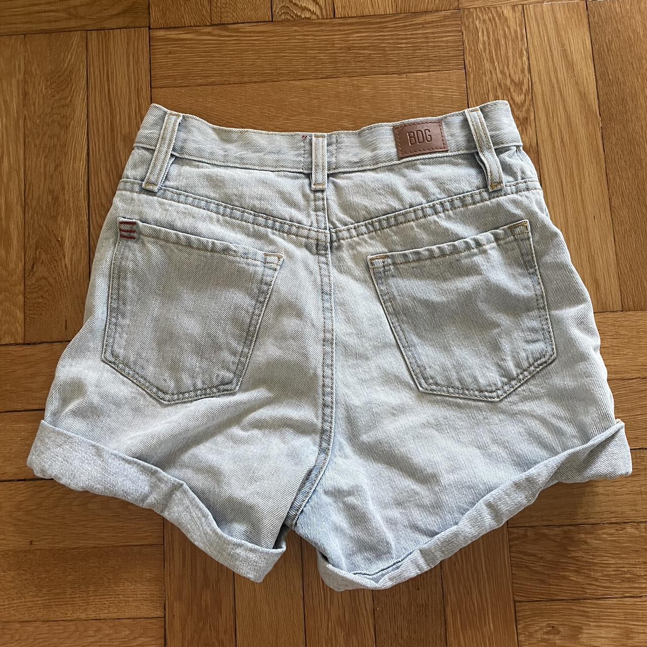 Urban Outfitters BDG Mom Jean High Rise Shorts- Size... - Depop