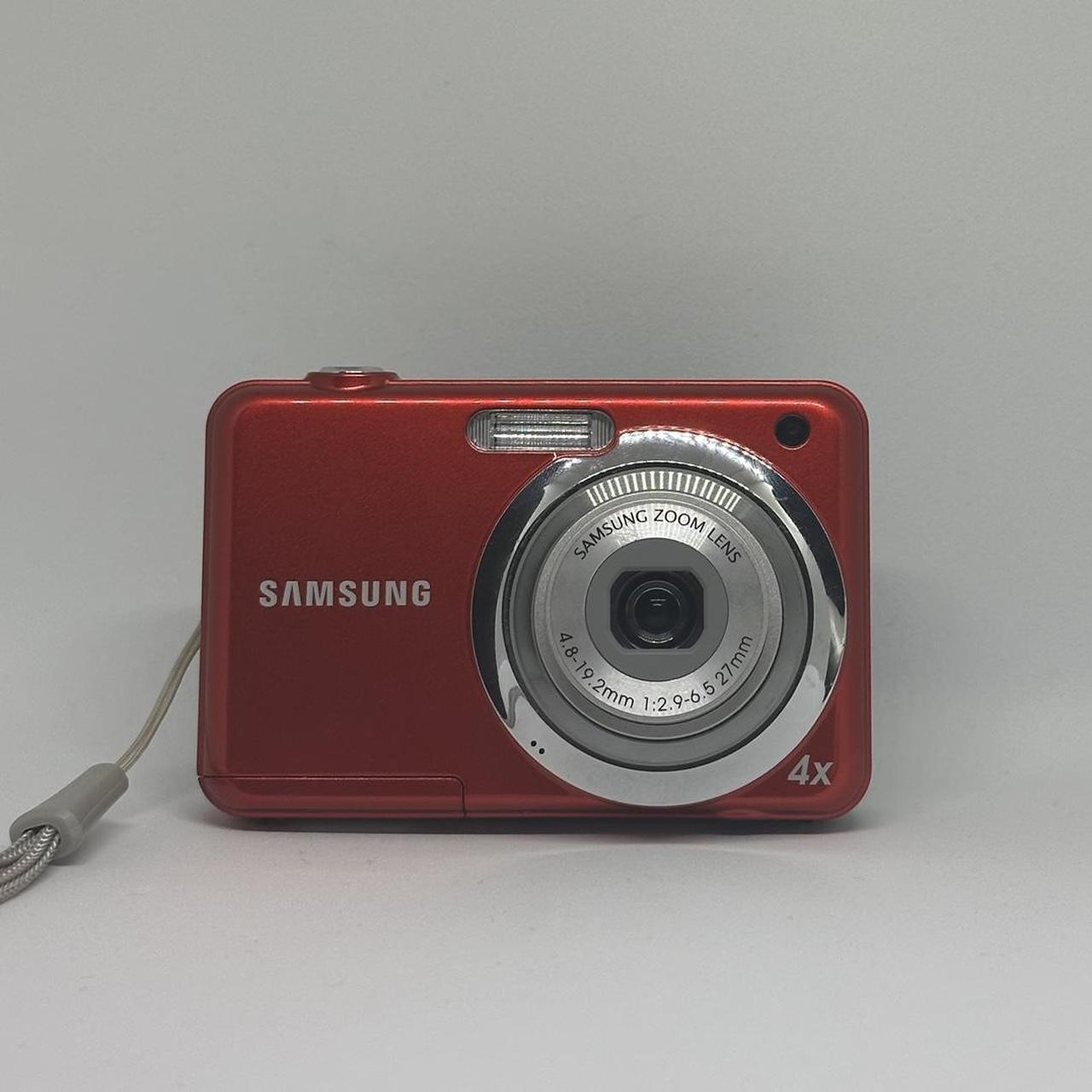 Samsung ES9 Description — This super cute digital... - Depop