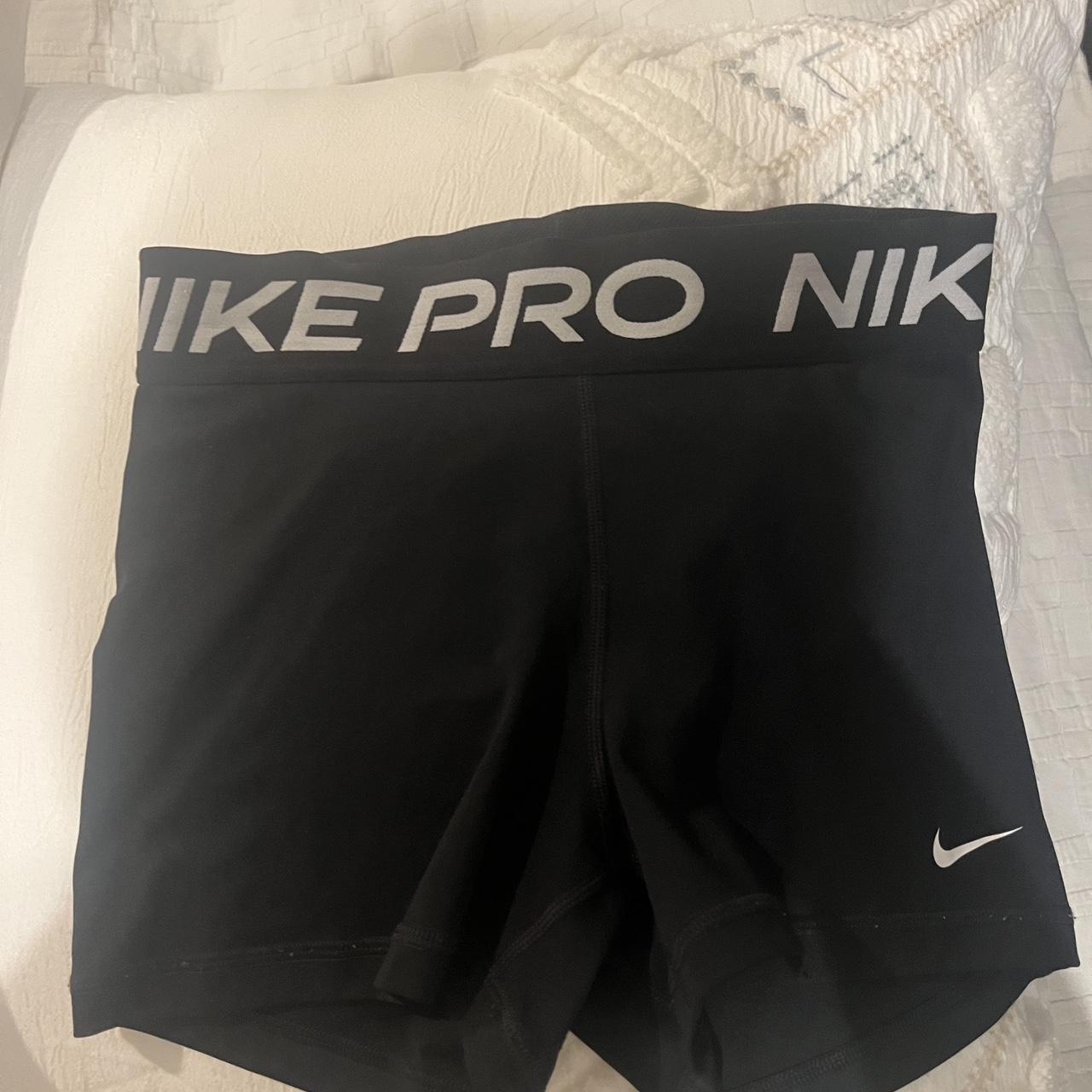 Small Nike Pro’s Great condition barely worn - Depop