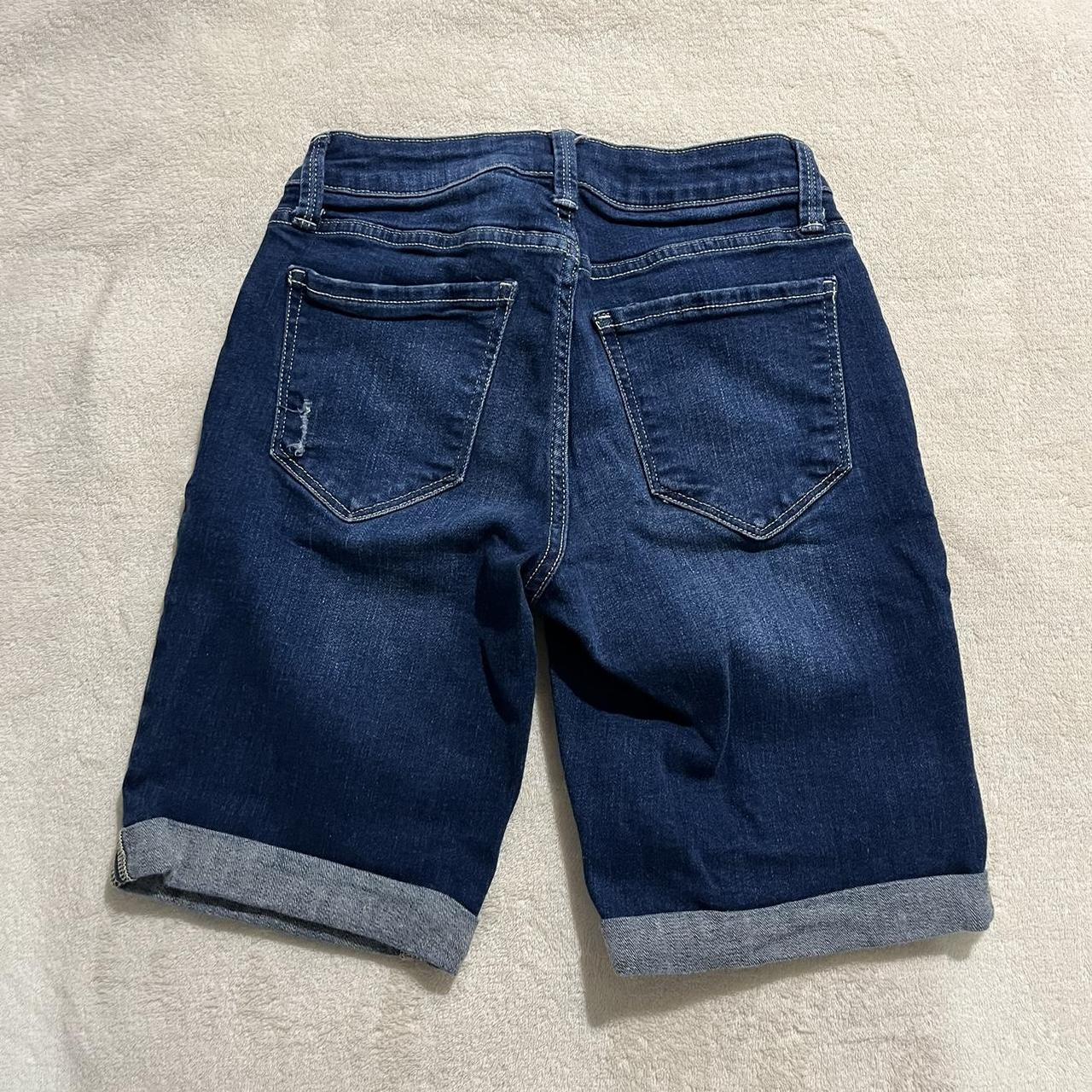 Arizona Jean Co shorts Size 0. No noticeable... - Depop