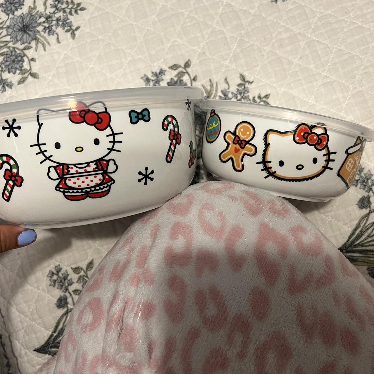 Tupperware bundle hello kitty - Depop