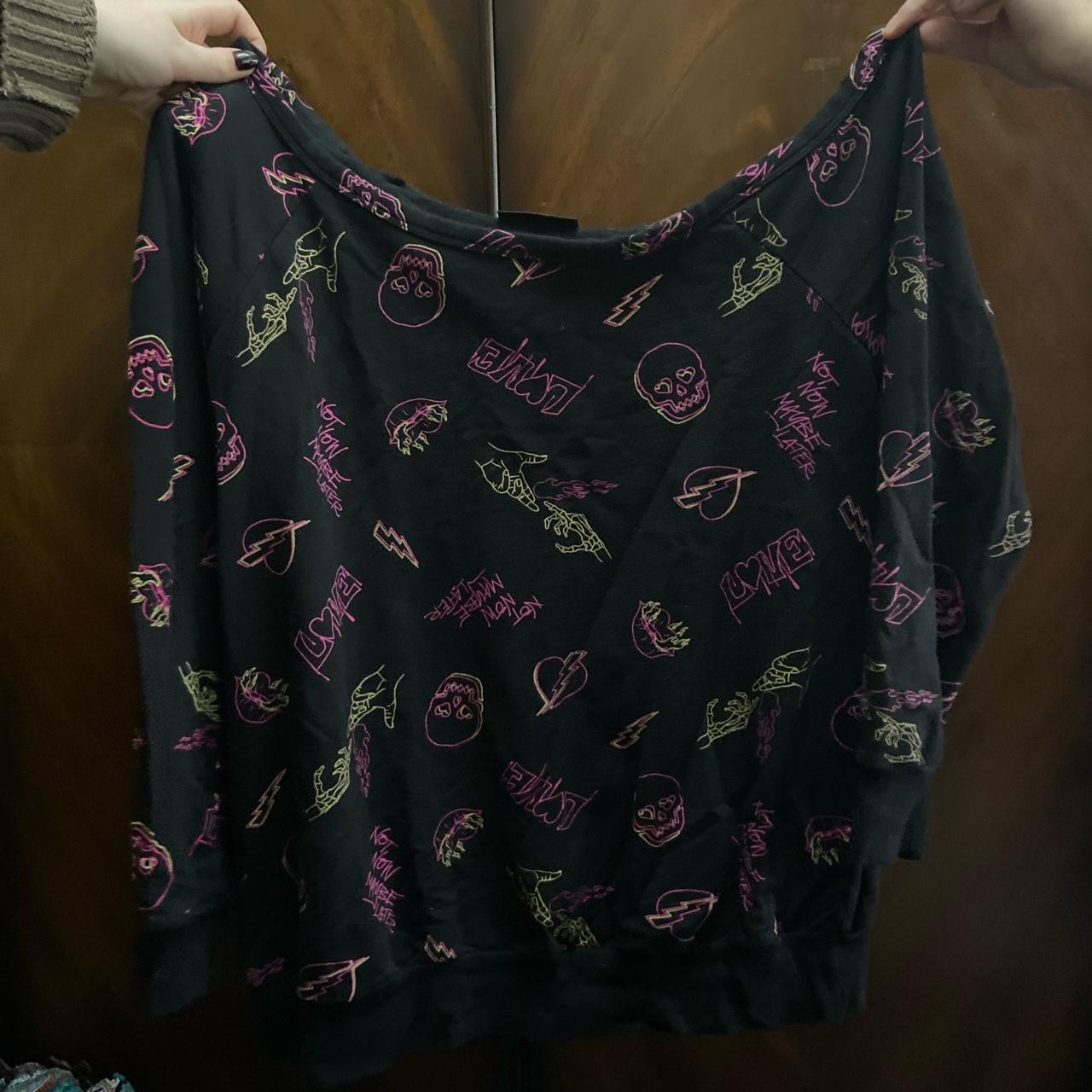 Super sick y2k 2000s emo / punk off the shoulder... - Depop
