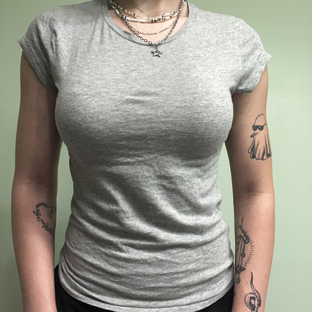 universal thread, size: small model is 5'9... - Depop