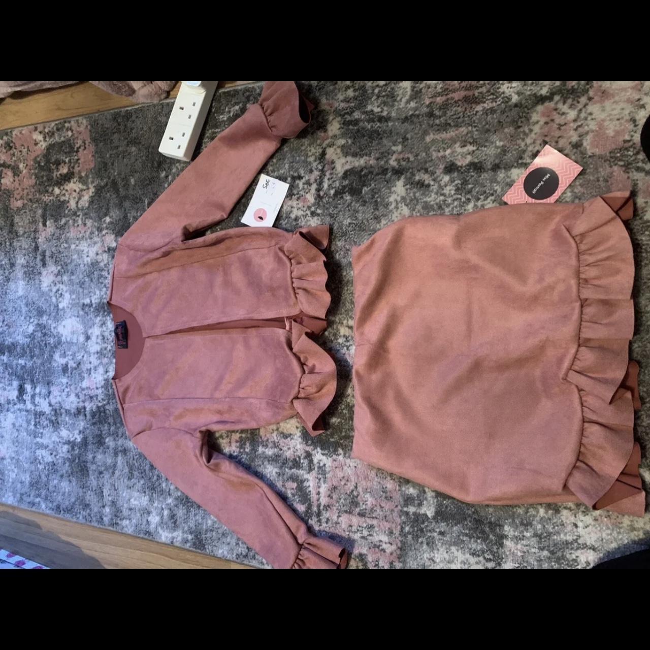 Co ord skirt and top size 4 new with tags - Depop