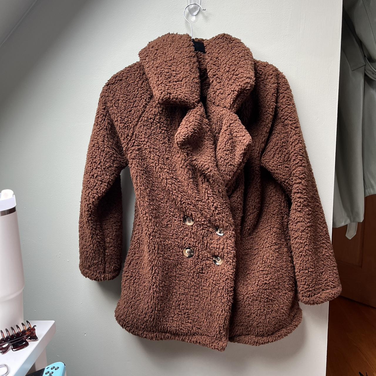 🙊👞👜🐻Cute and chic brown fuzzy jacket!! - Depop