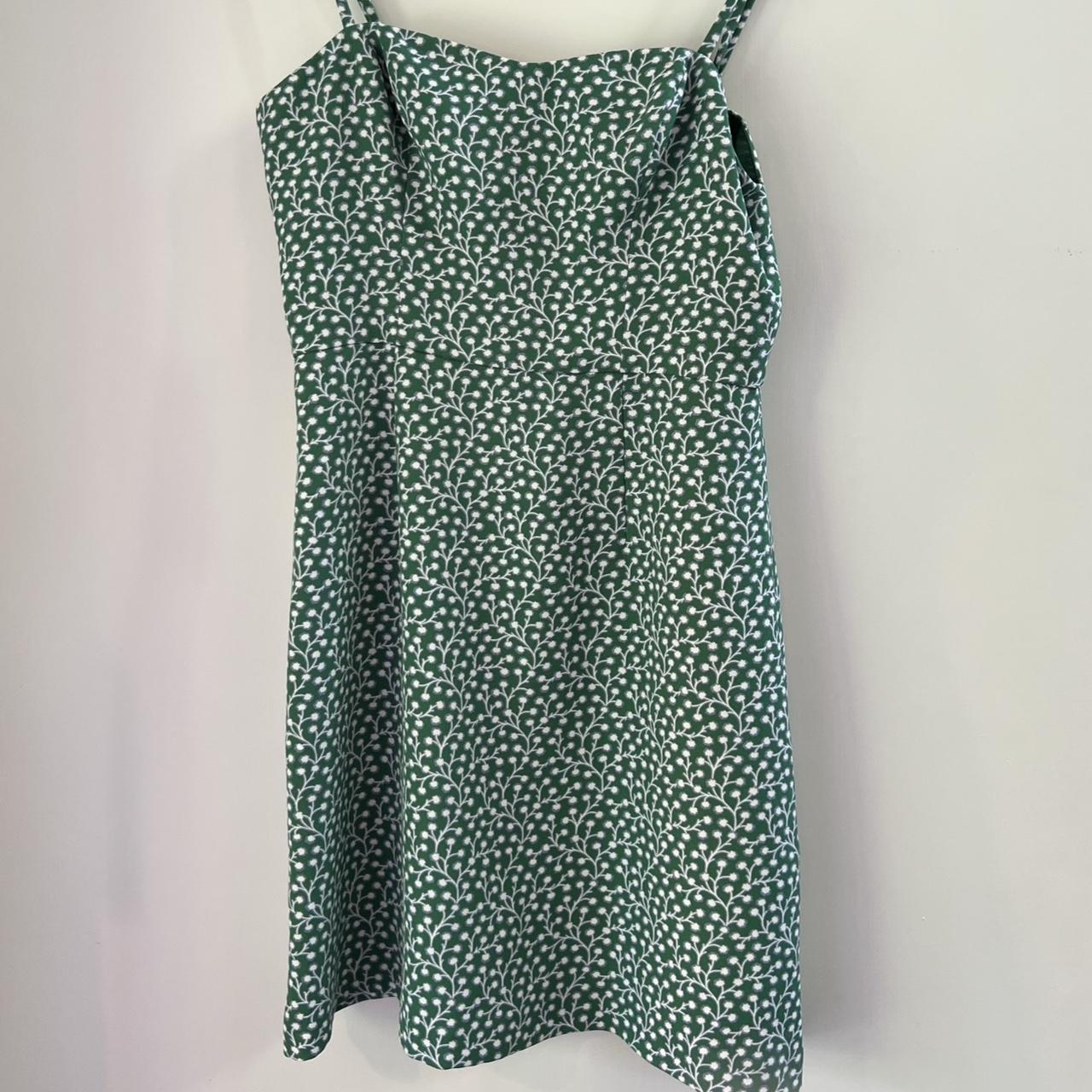 ☘️💚 green earth tone dress 💚☘️ super cute pattern and... - Depop