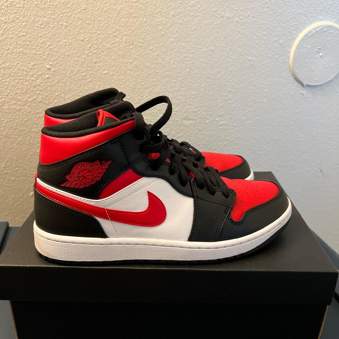 Nike Men's Red and Black Trainers | Depop