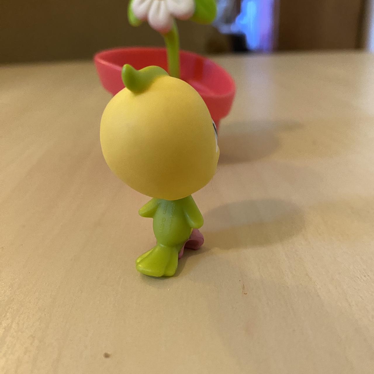 Littlest Pet Shop Yellow Parakeet LPS #595 with... - Depop