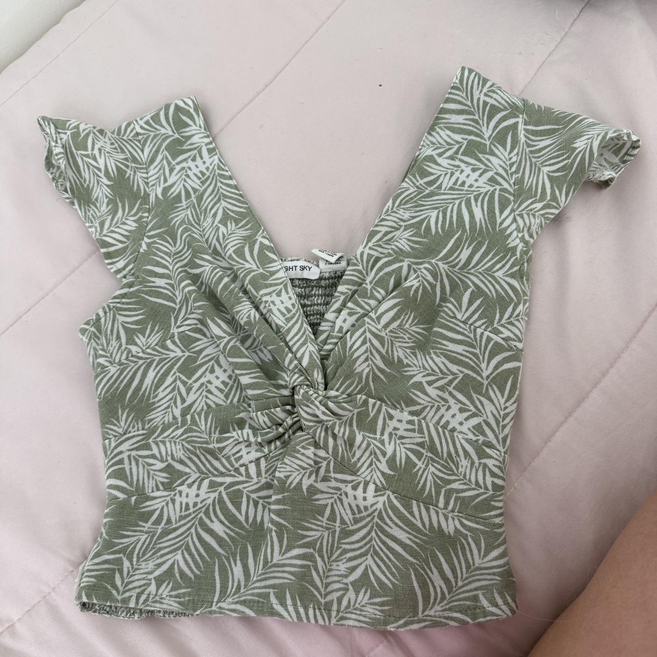Green and white classy floral top - so cute for... | Depop