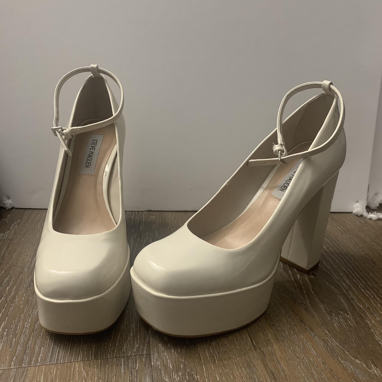 Steve Madden Women's White and Cream Courts | Depop