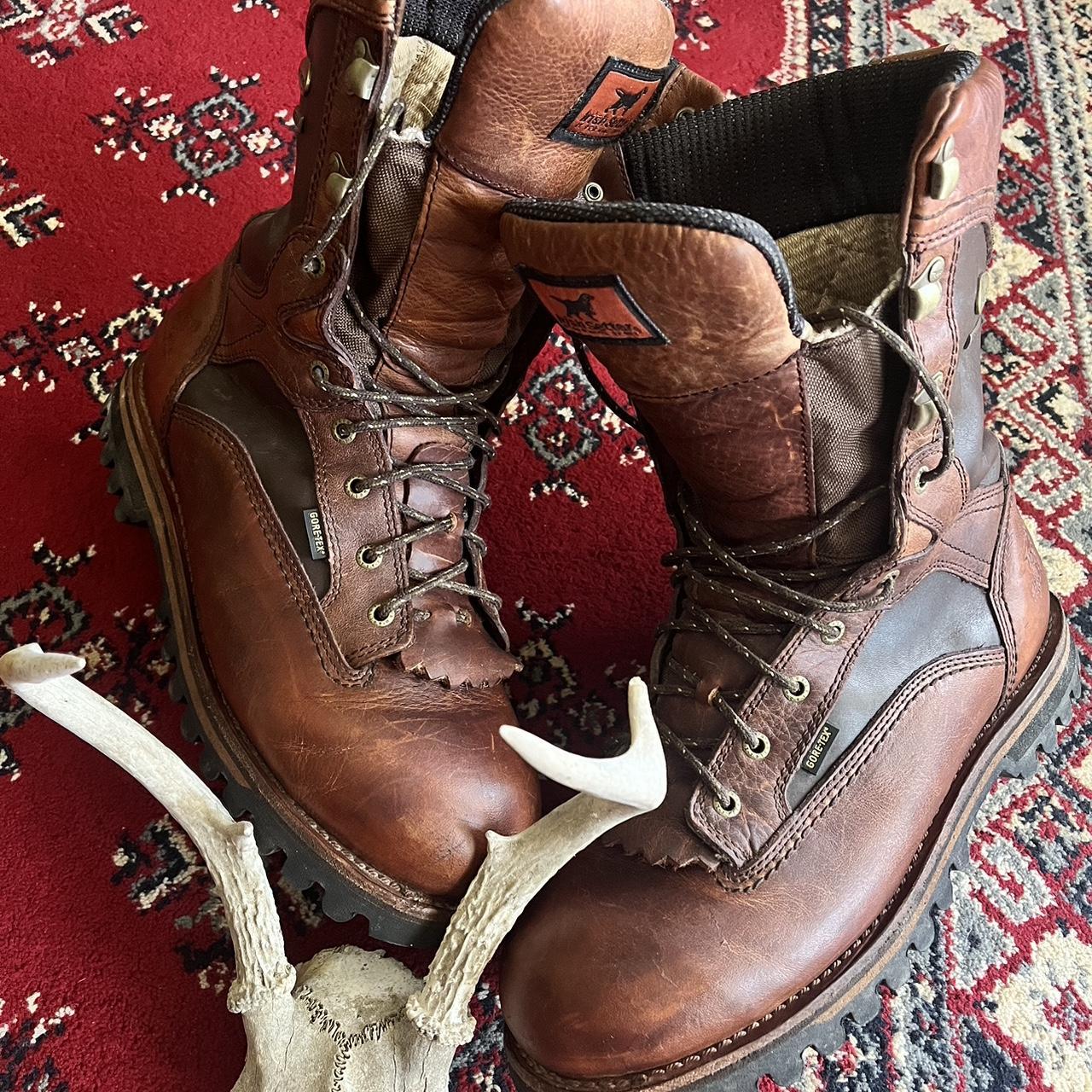 Red Wings Irish Setter Elk Hunters The features on... - Depop