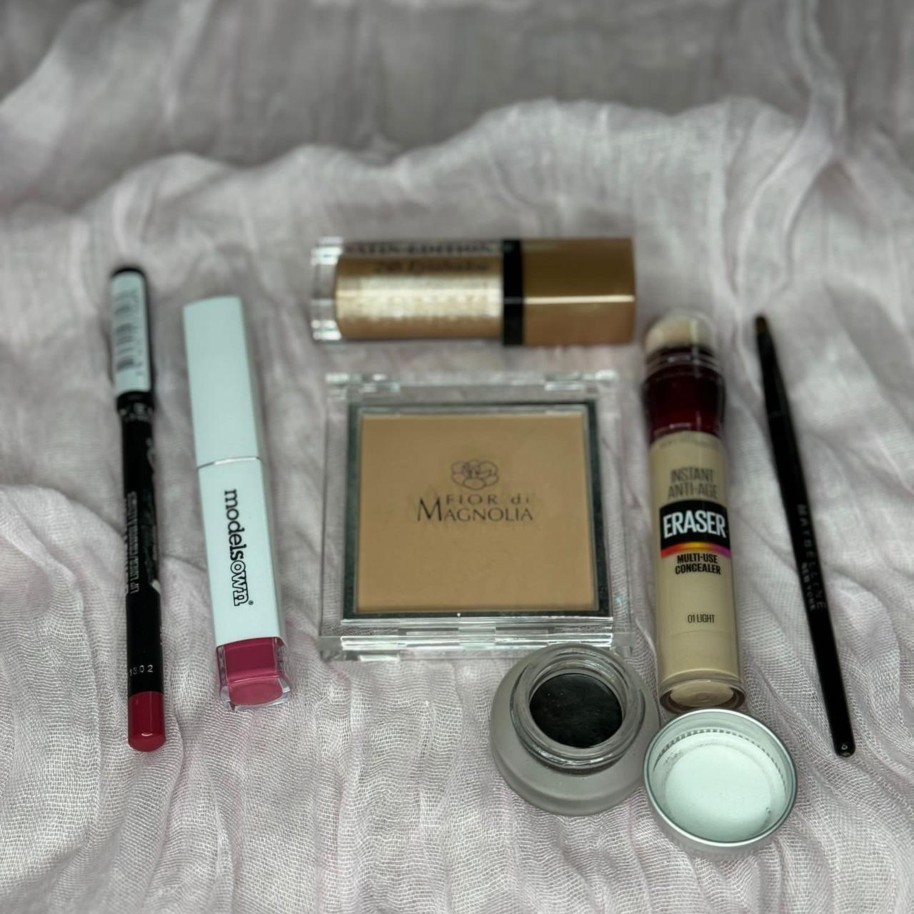 Makeup bundle Used, but in good condition. - Depop
