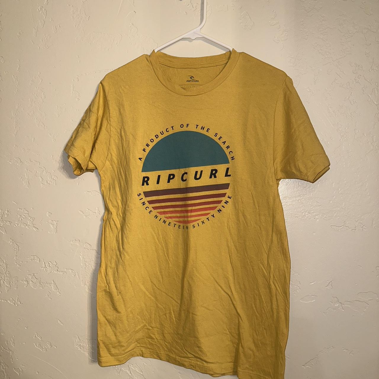 Rip Curl Men's T-shirt | Depop