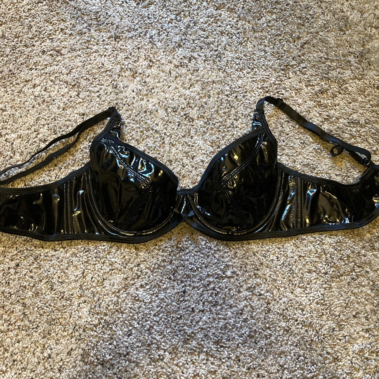 latex vinyl bra // dosent fit me, never worn but... - Depop