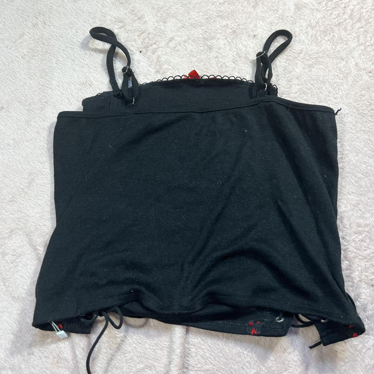 Women's Black and Red Crop-top | Depop