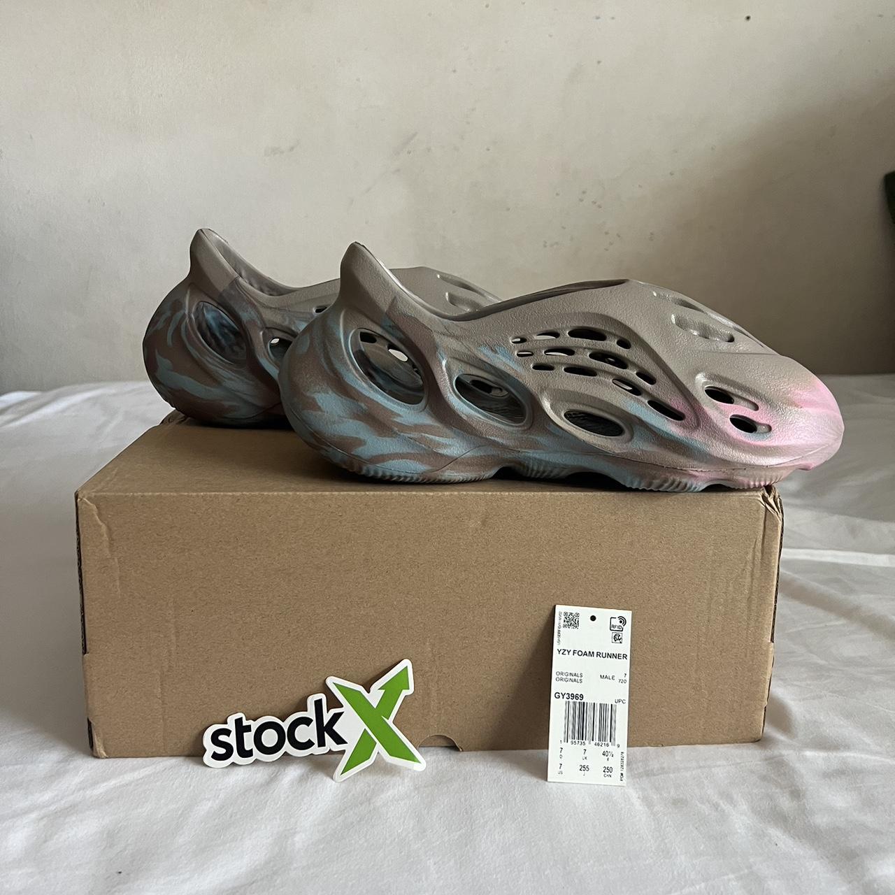 Yeezy Men's Tan and Pink Slides | Depop