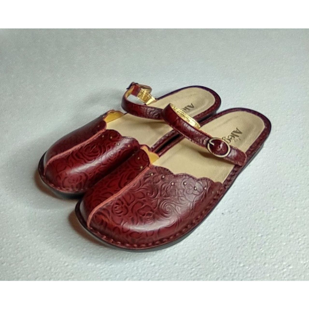 Women's Red Clogs | Depop