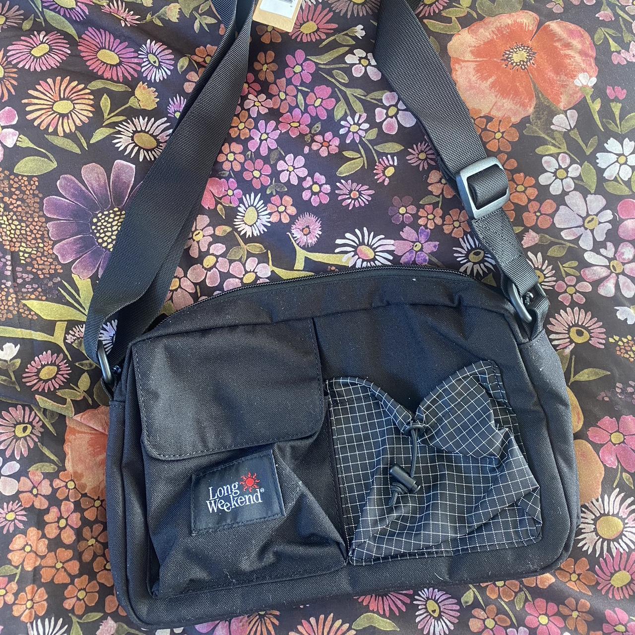 Long Weekend Santa Fe camera bag in black. Made with... - Depop