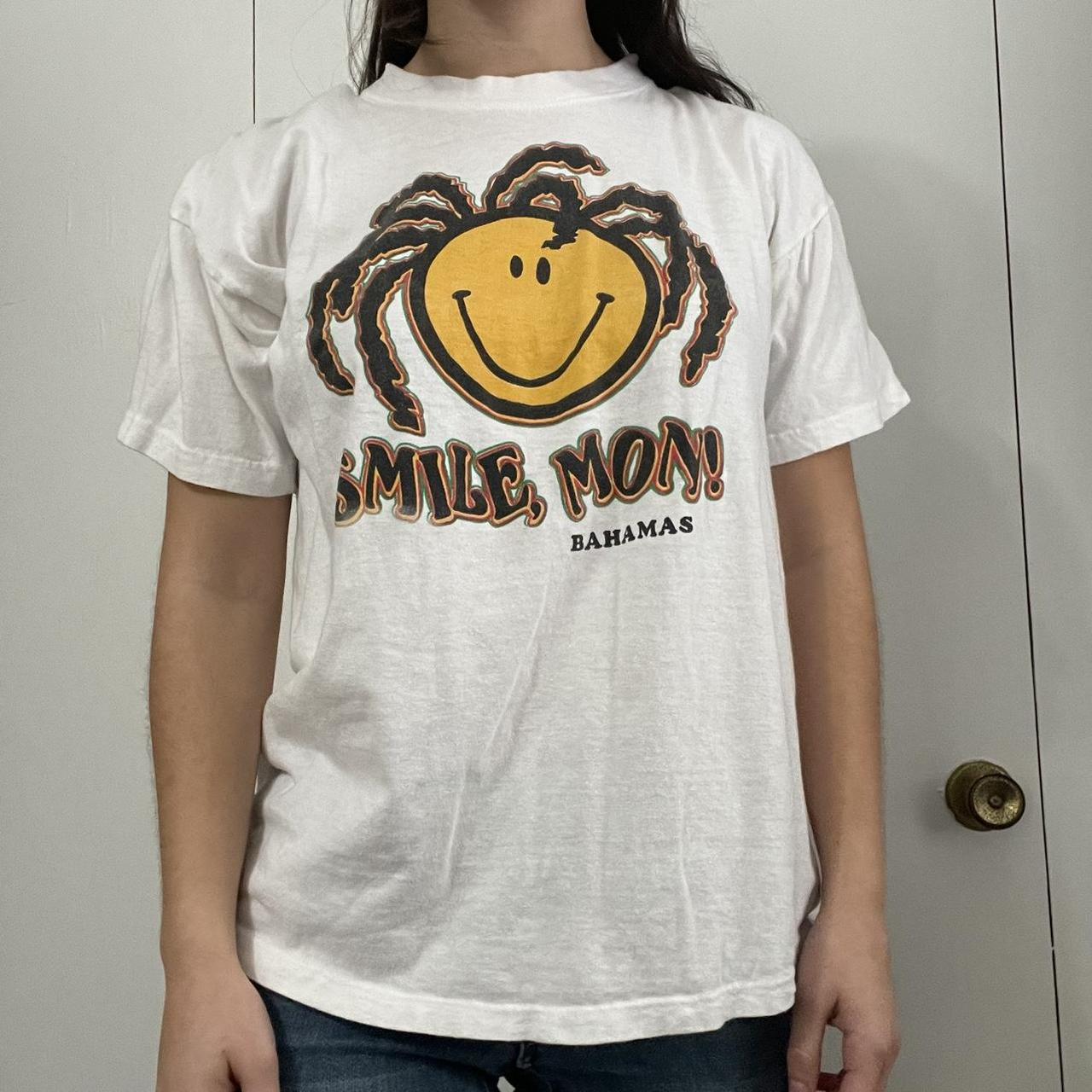 Smile Mon Bahamas graphic tshirt Vintage 100%... - Depop
