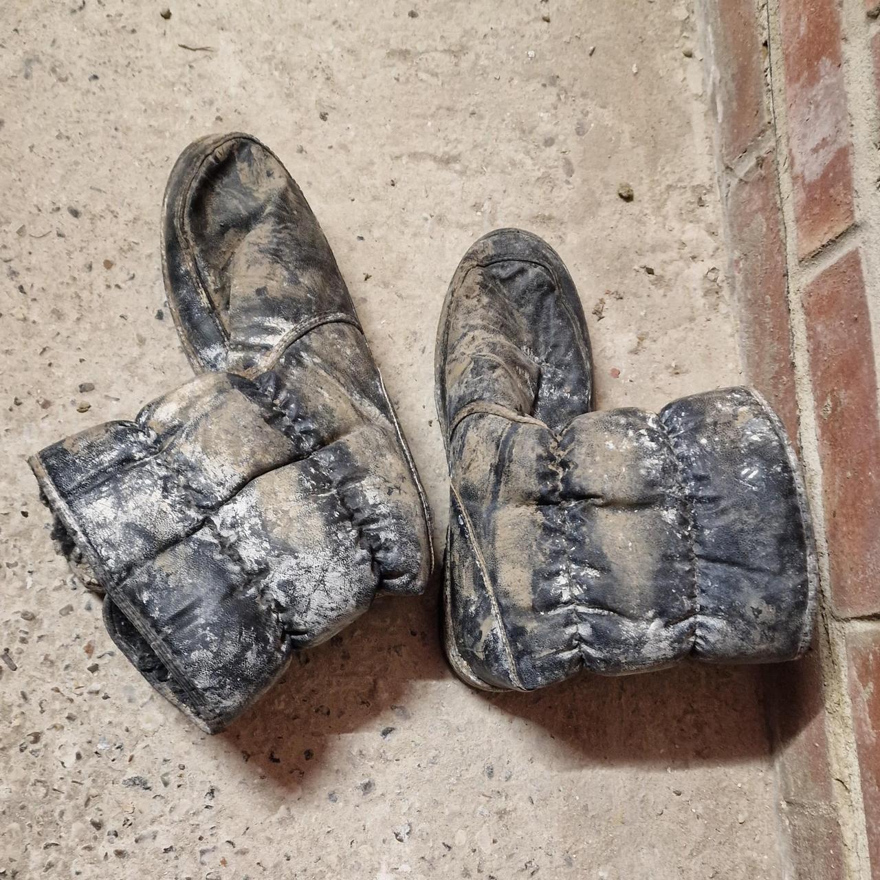 Properly trashed muddy boots. Velcro side fastening - Depop