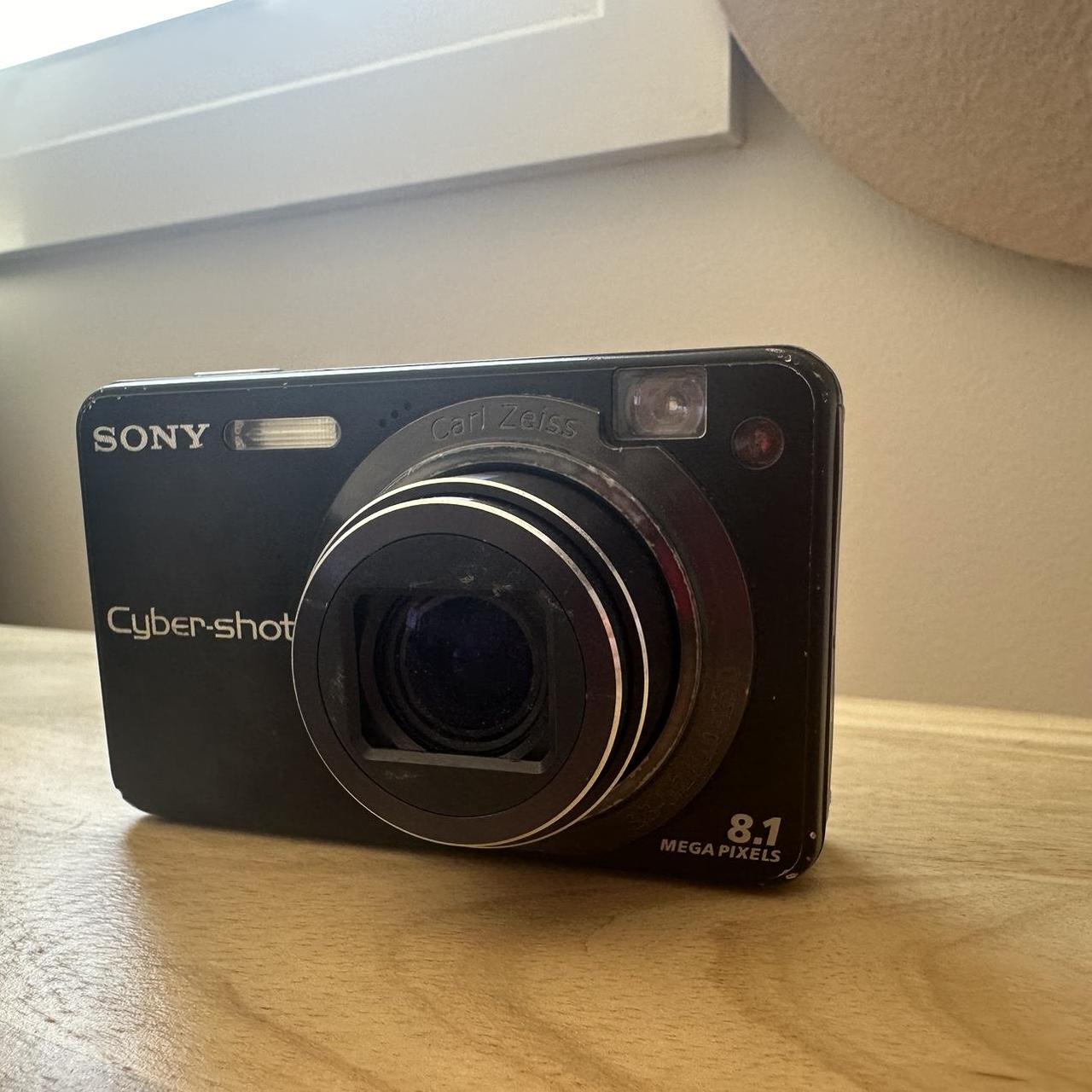 SONY CYBER SHOT DIGITAL CAMERA few dints on the... - Depop