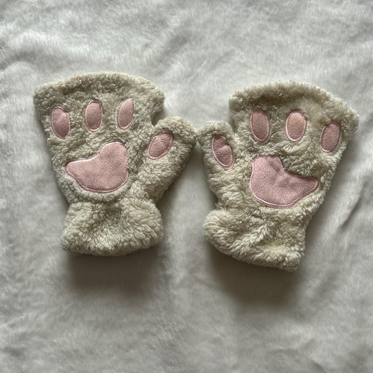 PLUSH CAT PAW MITTENS 🎀Warm/ cozy, perfect for... - Depop