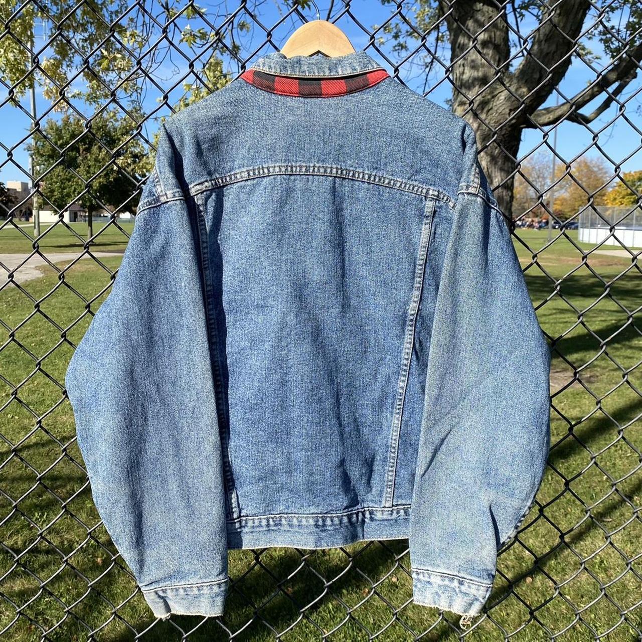 🪵 Vintage Levi’s Flannel Lined Denim Jacket 🌲 -... | Depop