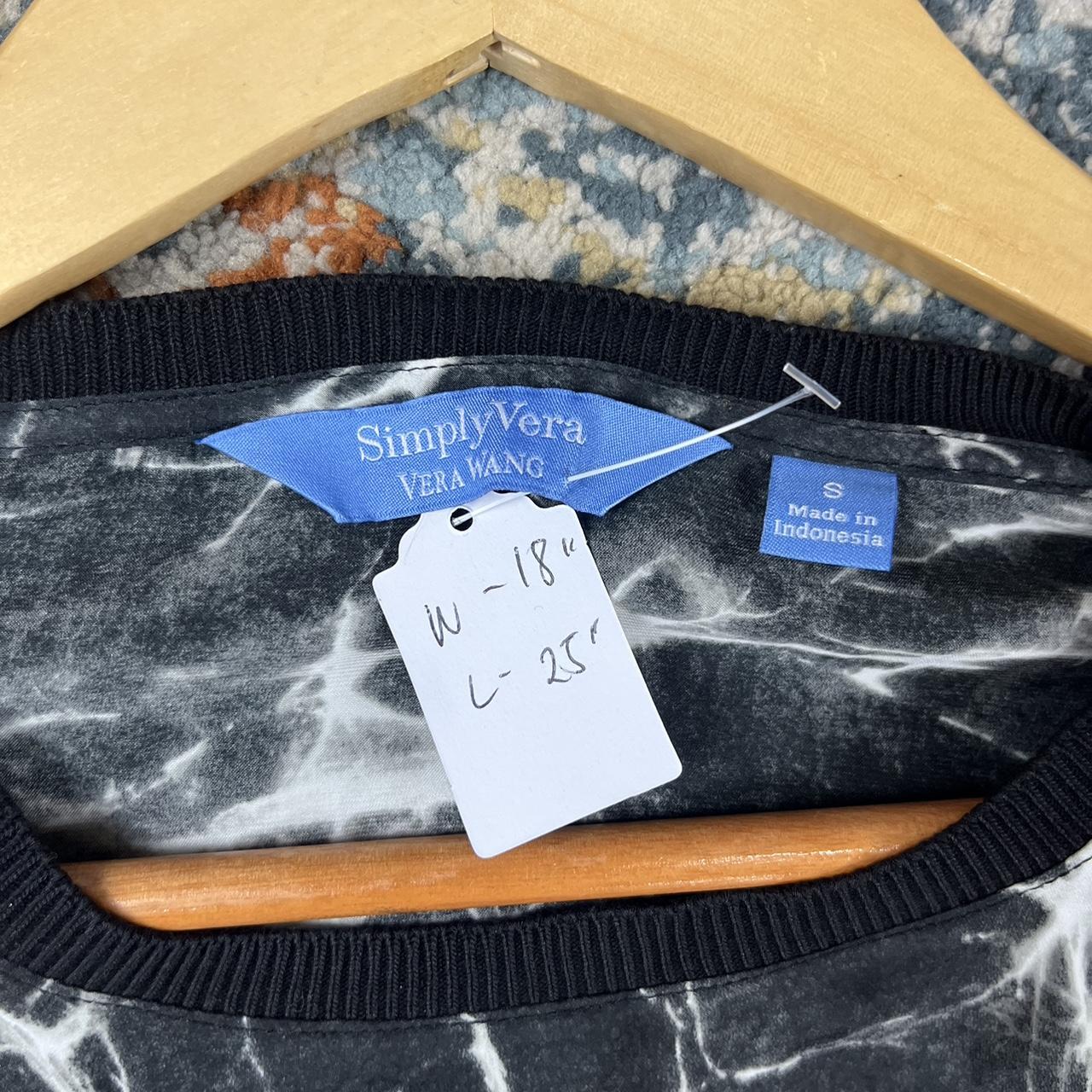 Simply Vera Shirt 18x23 - Depop