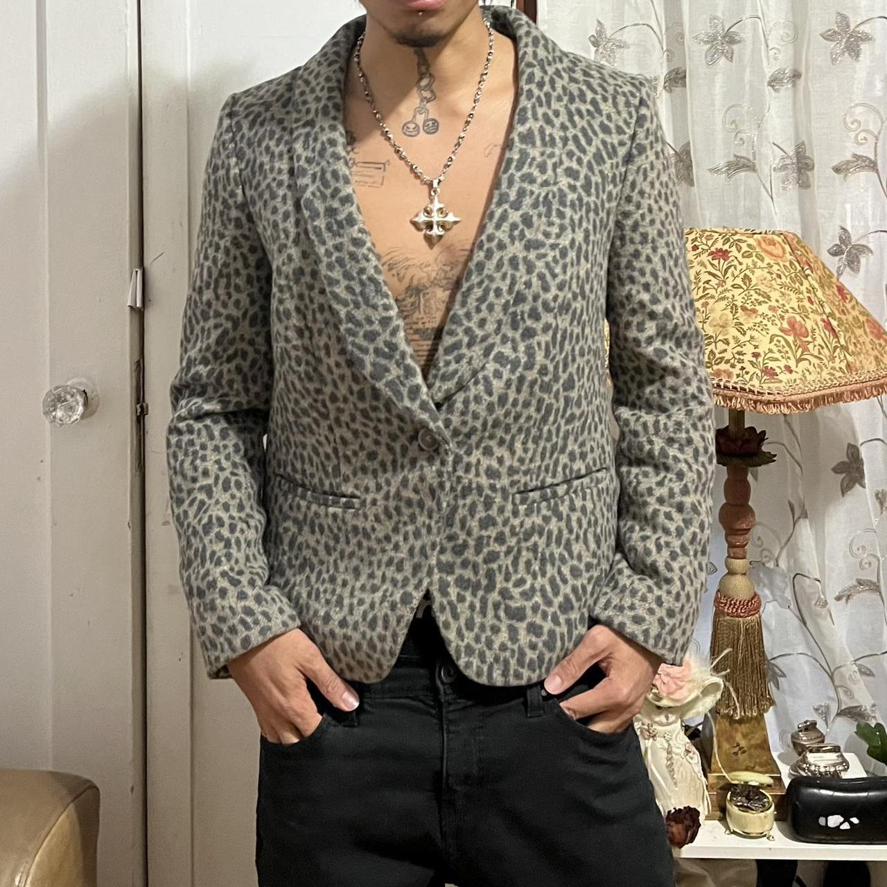 Vintage Snow Leopard Tuxedo W19 L23 - Depop