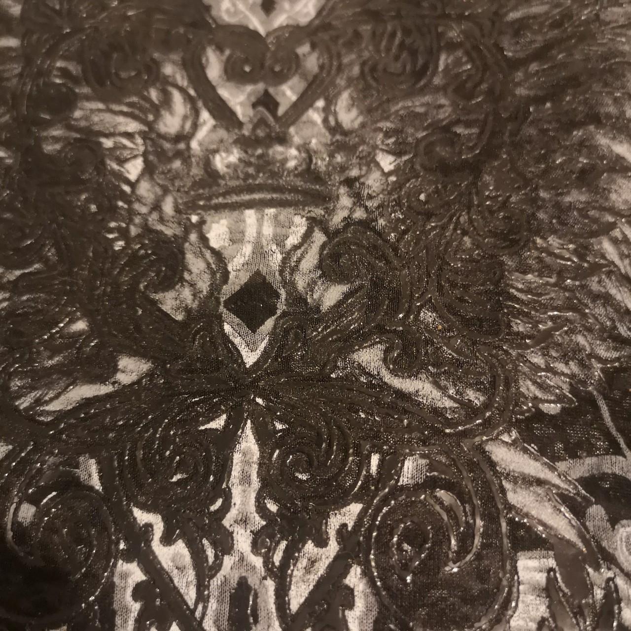 In Vein (brand) tee-shirt, this is a lovely unusual... | Depop