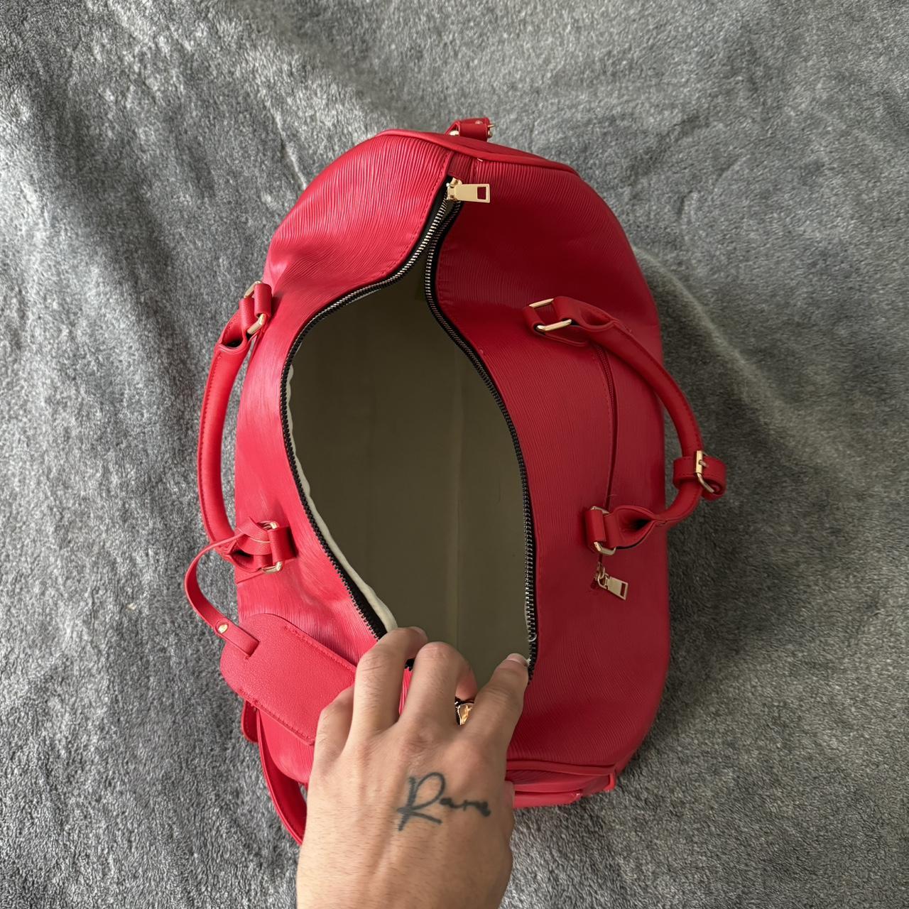 Duffle bag - Depop