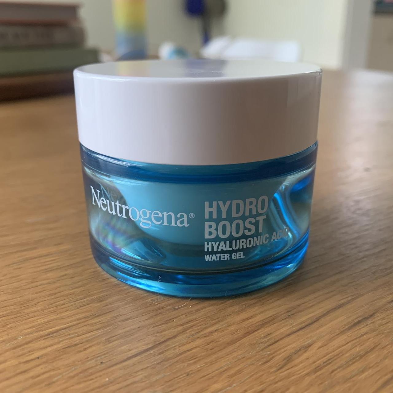 Neutrogena hyaluronic acid gel moisturiser Sits... - Depop