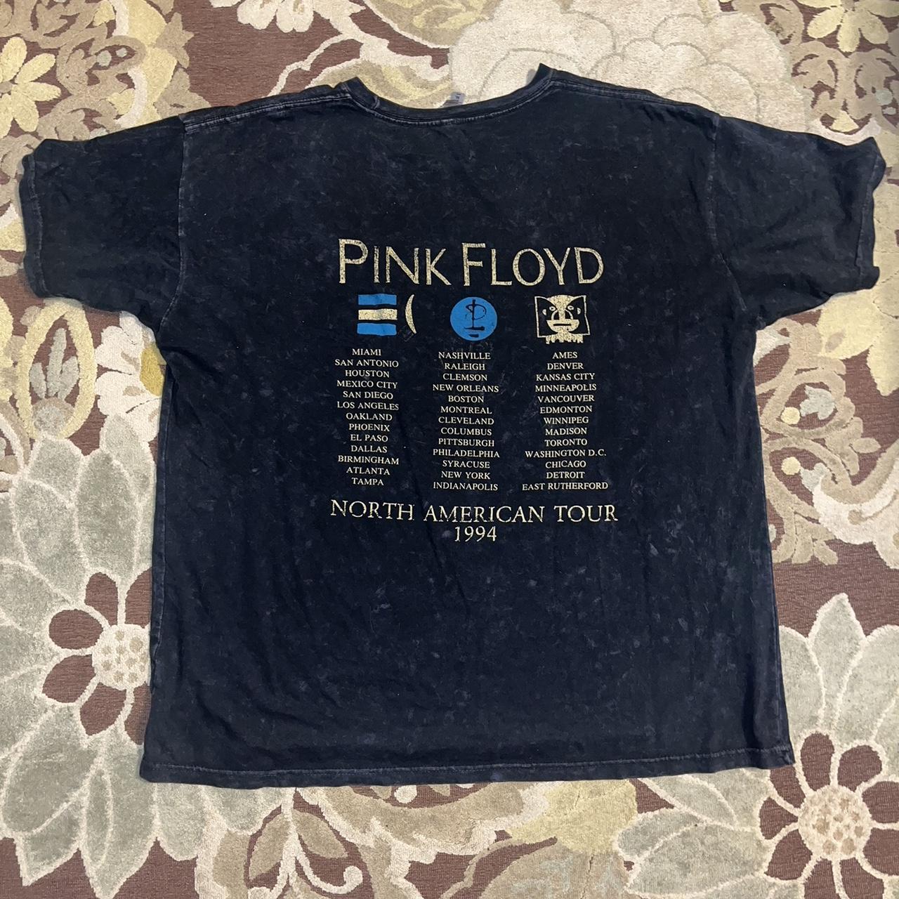 Floyd Men's Navy T-shirt | Depop