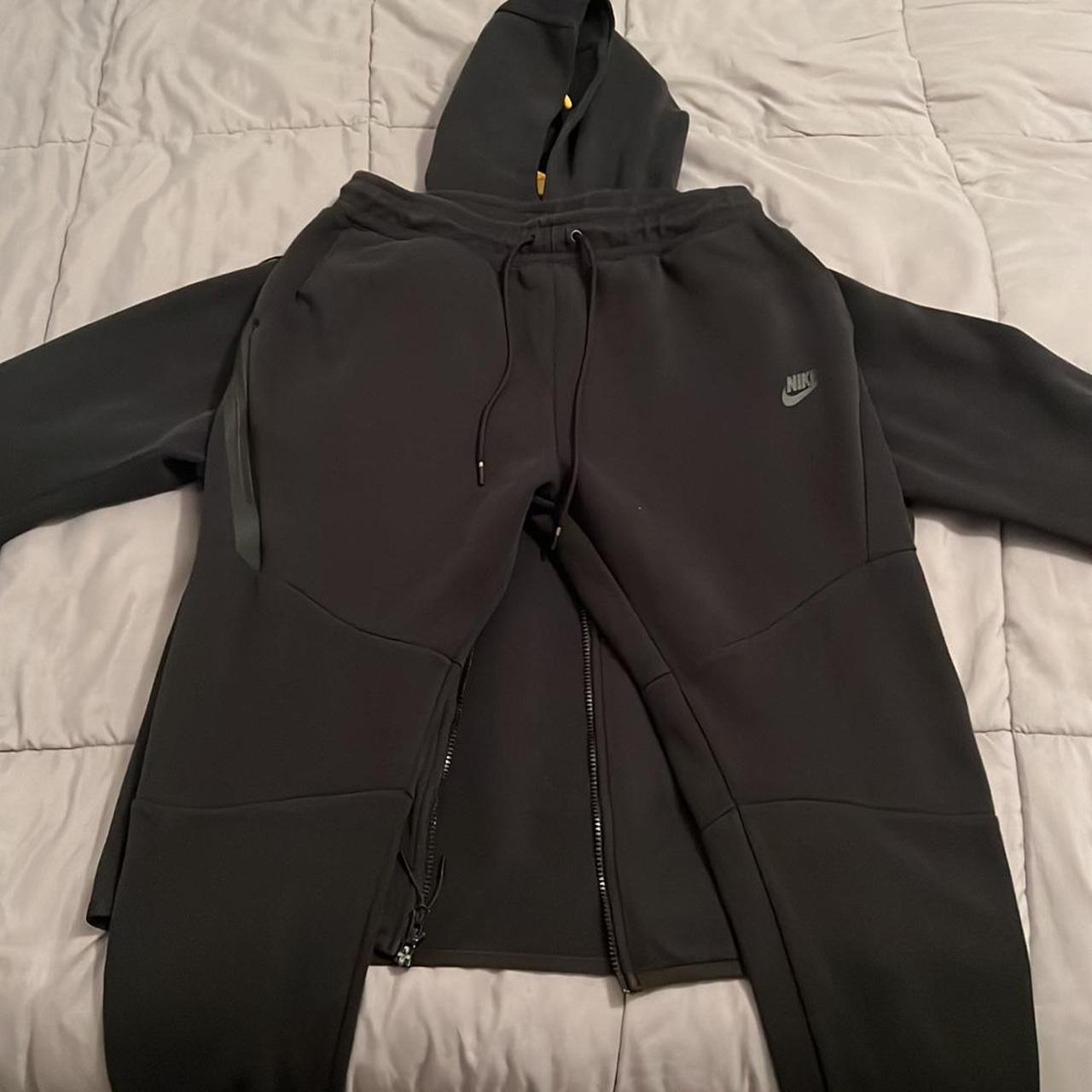 Men’s black Nike tech top and bottom size large... - Depop