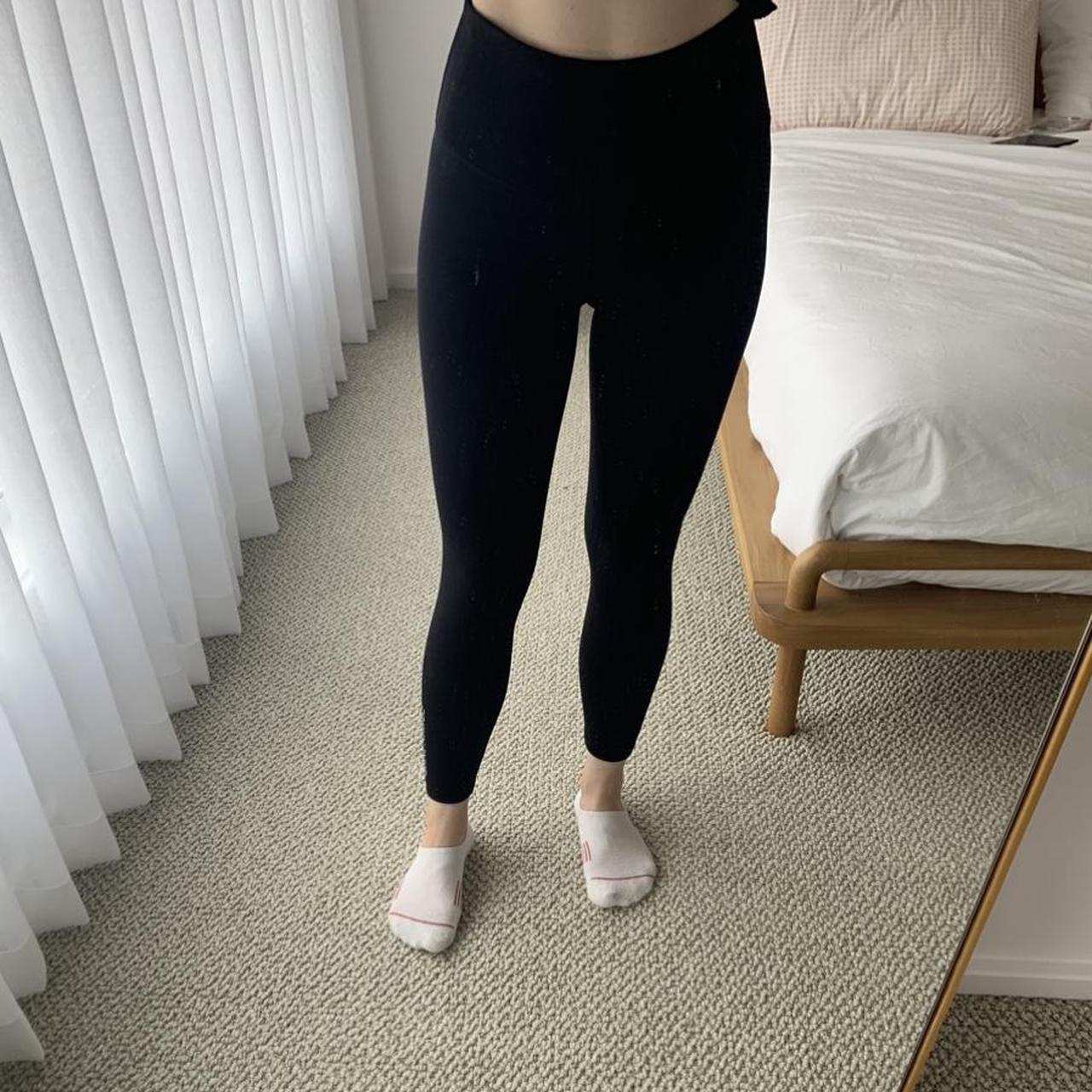 Lorna Jane Women's Black Leggings | Depop