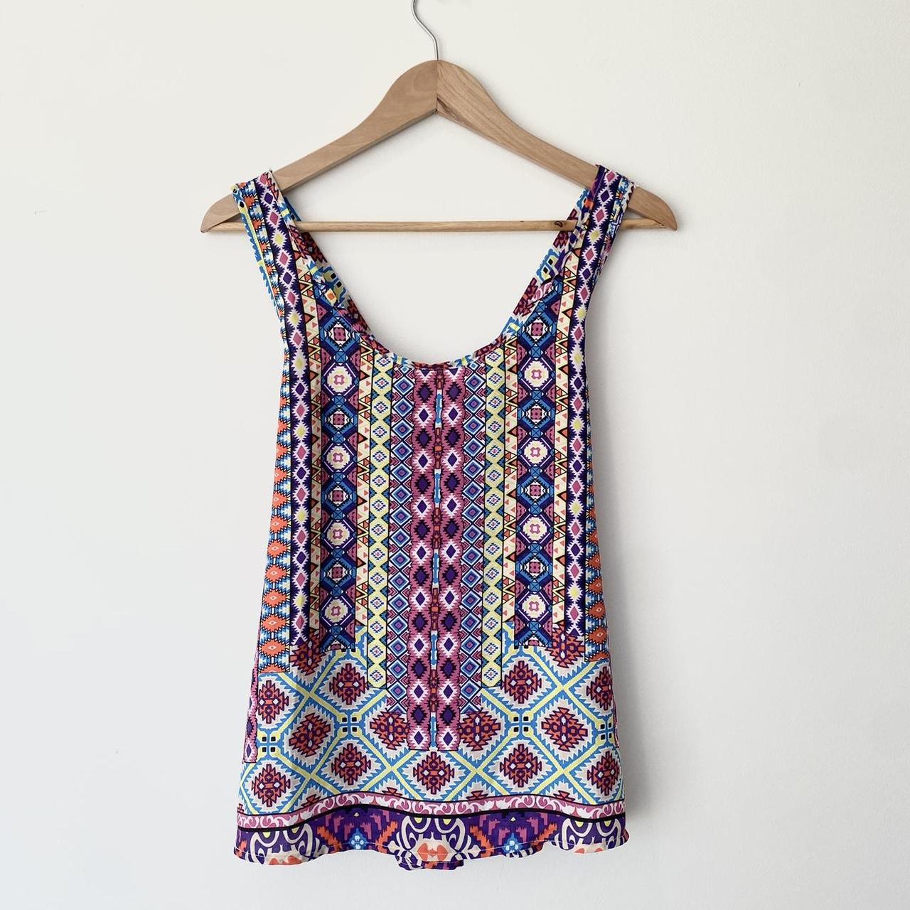 The CUTEST Moroccan style cross-back singlet top in... - Depop