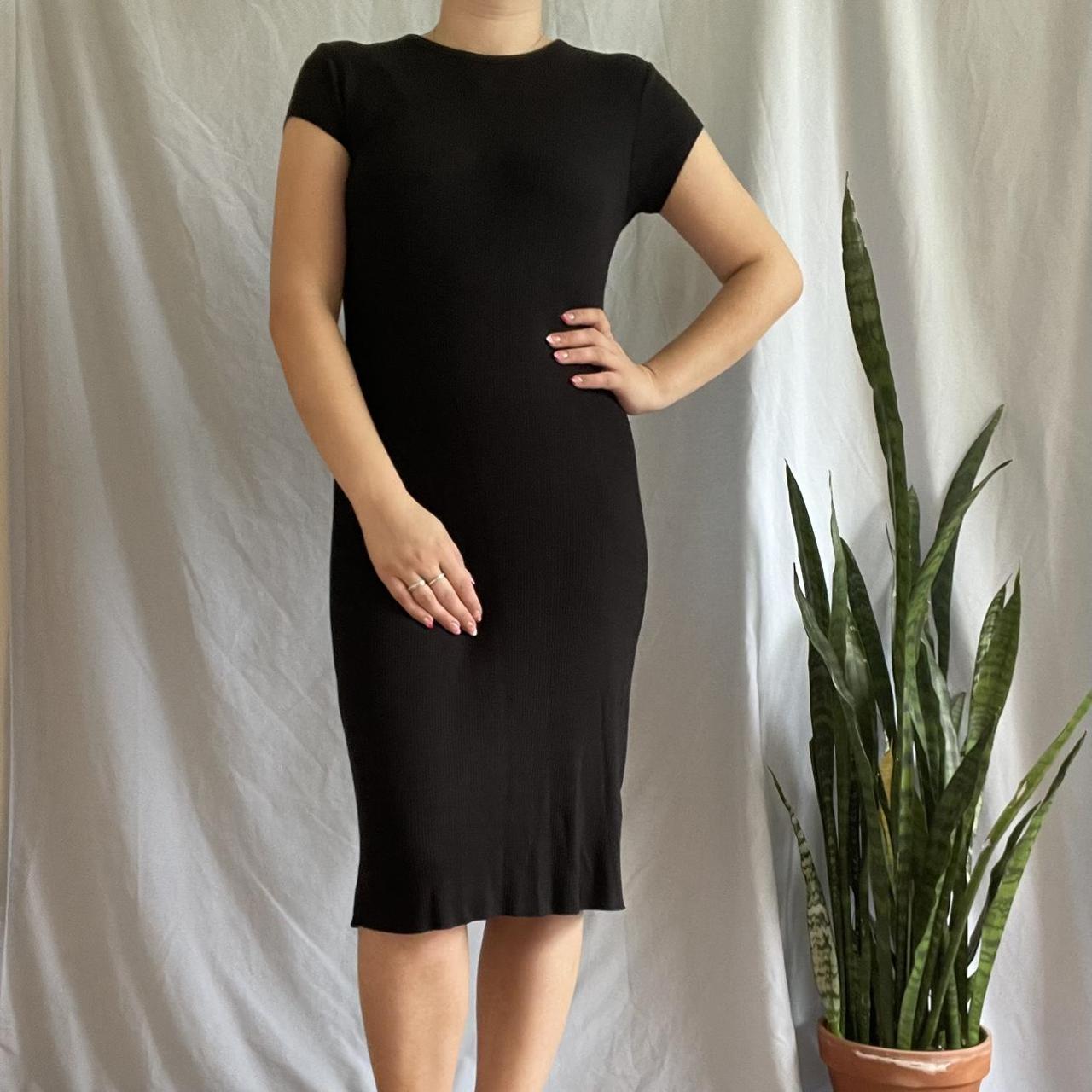 6397 Jersey Ribbed Dress Size small no flaws... - Depop