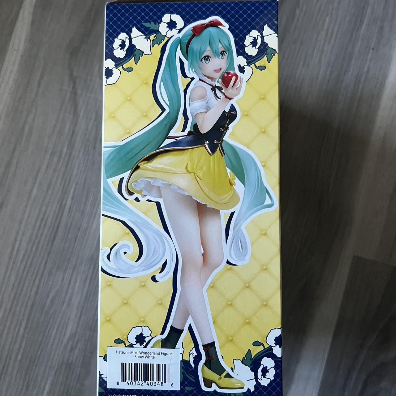 Hatsune Miku Wonder Land Figure -authentic -... | Depop