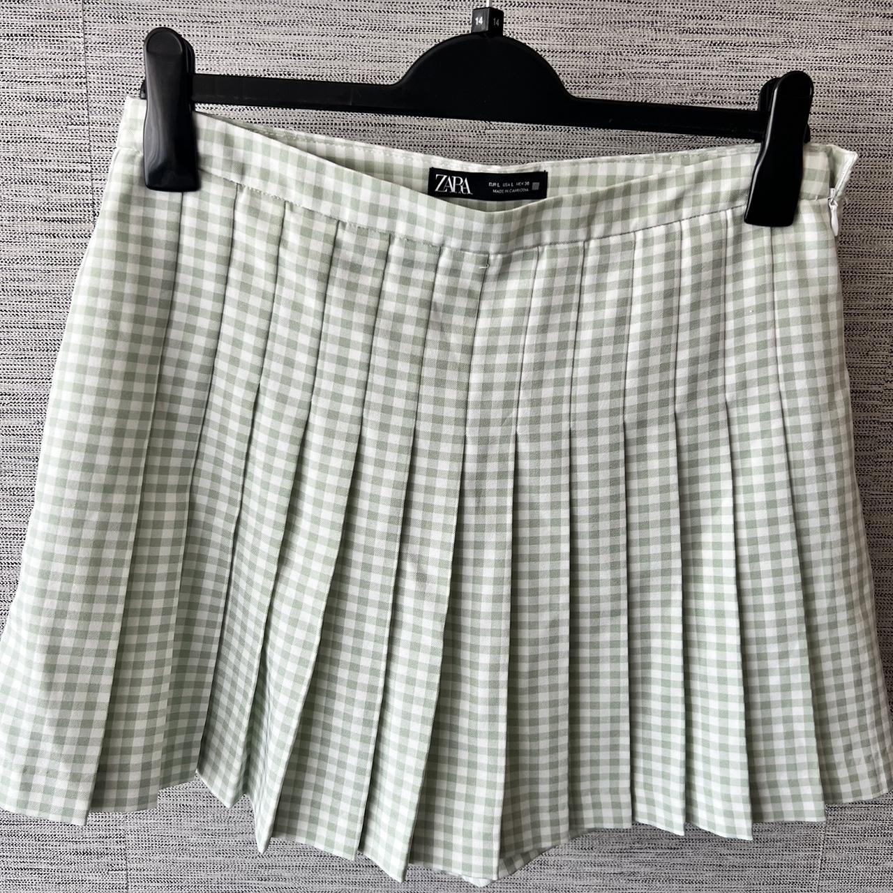 Zara mini skort, perfect condition #skort #zara - Depop