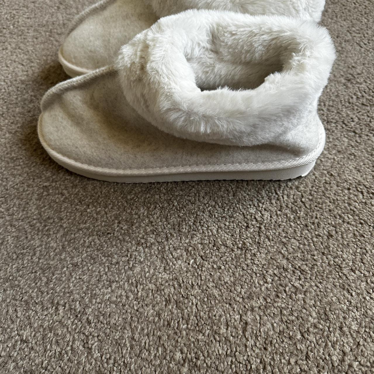 Primark Cream Fluffy Slippers Size 5/6 Only worn a... - Depop
