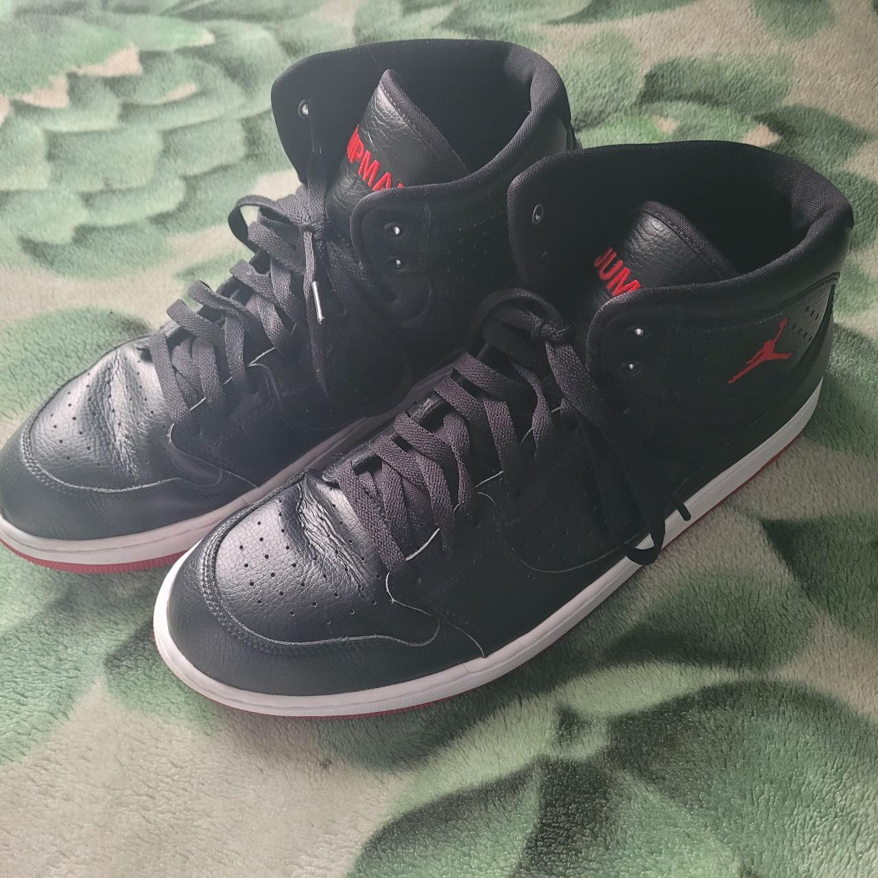 Jordan Men's Black and Red Trainers | Depop