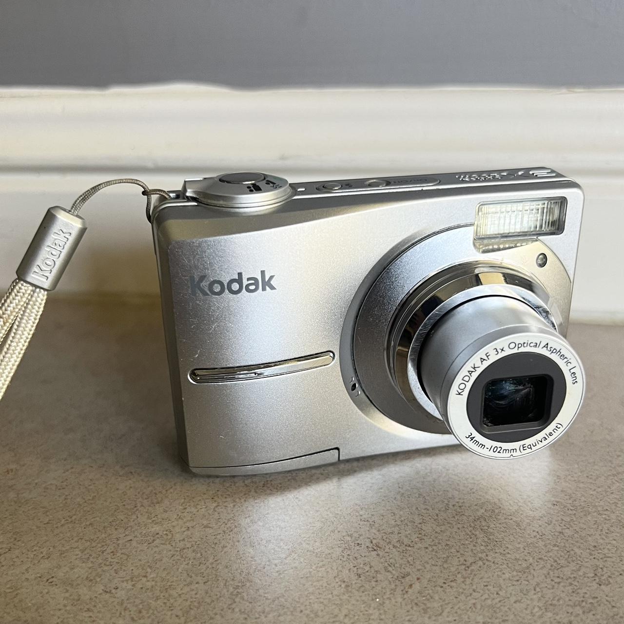 Digital Camera Kodak Easyshare C1013 Point & Shoot... - Depop