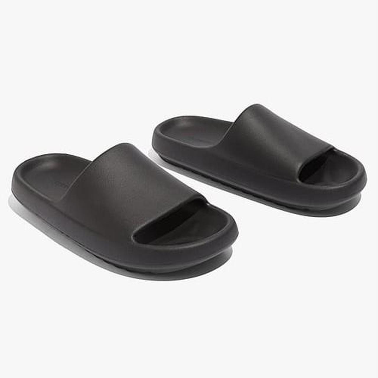 Country Road Black rubber slides Size 8 au Like new - Depop