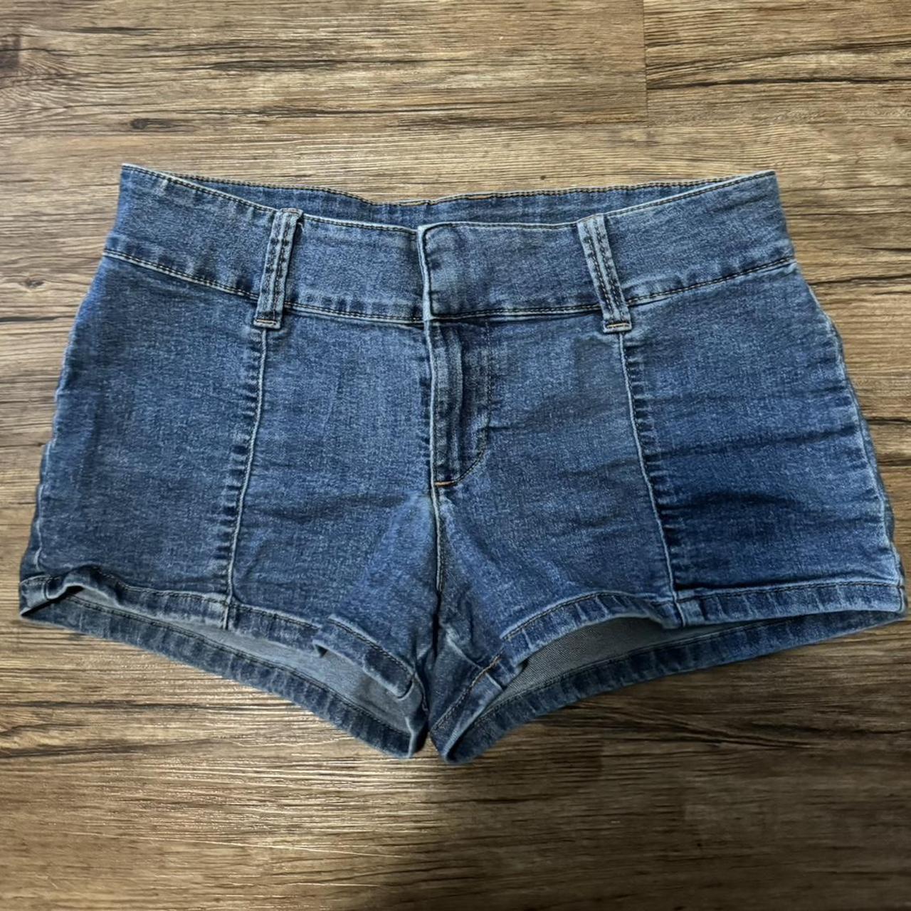 low waisted mini shorts size 8 small/medium - Depop