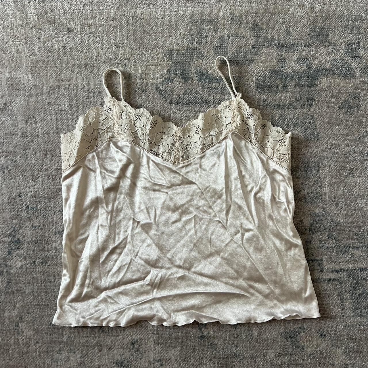 really cute y2k lace tank top! still in good... - Depop